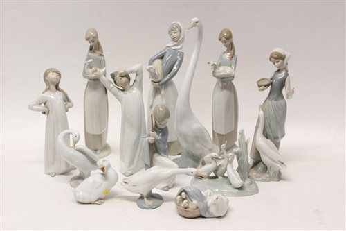 Lot 96 - Collection of Lladro and Nao porcelain