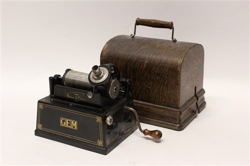 Lot 1505 - Edison Gem phonograph in oak case (horn not