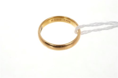 Lot 503 - Gold 22ct wedding ring (Chester 1957). Ring