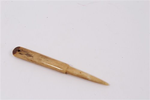 Lot 707 - 19th century bone fid, 12cm long