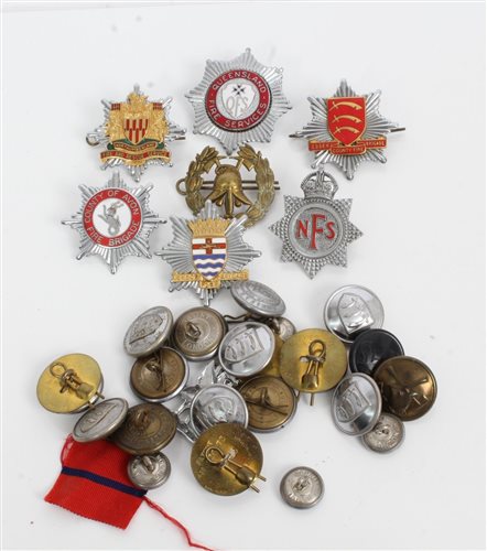 Lot 593 - Group of Fire Service buttons and badges