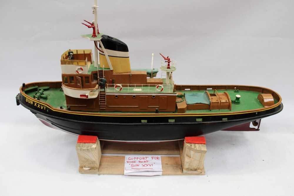 Radio-controlled model of Thames Fire - auctions & price archive