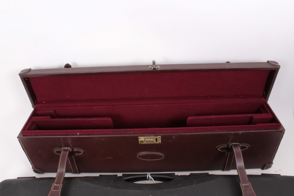 Lot 919 - Good Quality Brown leather two gun case by