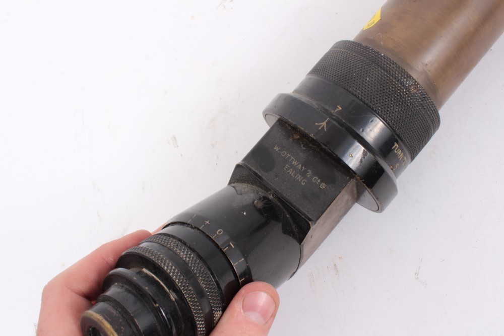 Lot 604 - British Military spotting scope / range