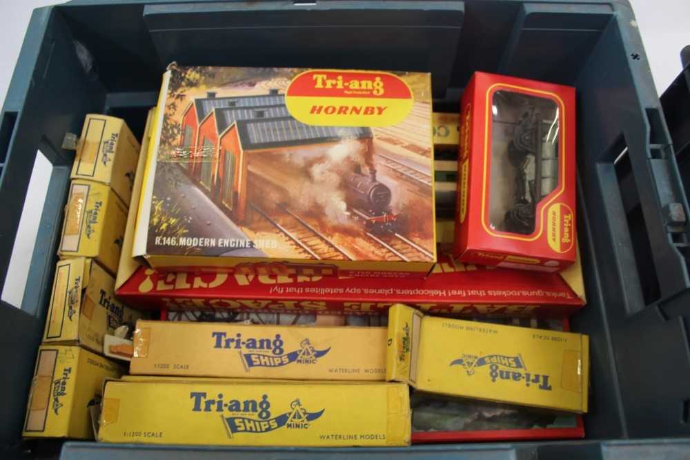 Lot 2877 - Railway Hornby Tri-ang toys mostly boxed