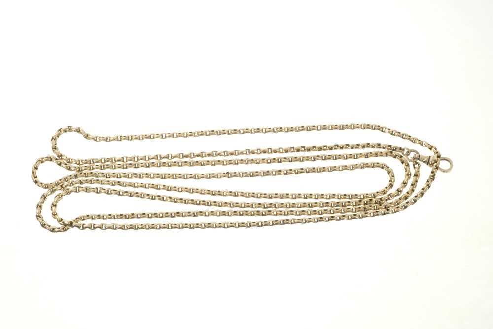 Lot 432 - Edwardian 9ct gold guard chain / long chain