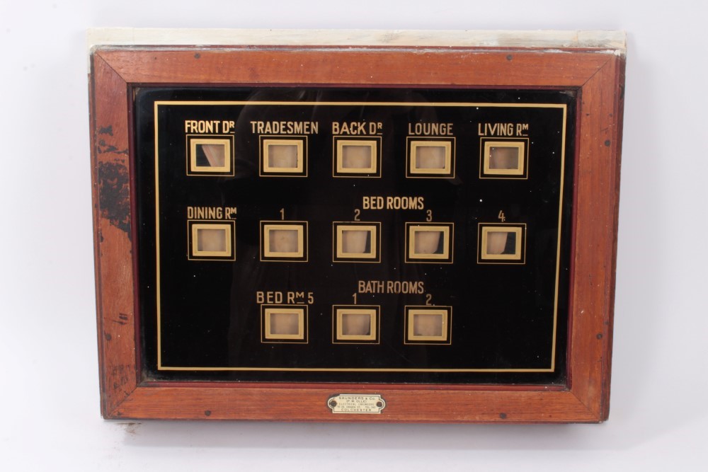 Lot 1133 - Late 19th / early 20th century servant’s