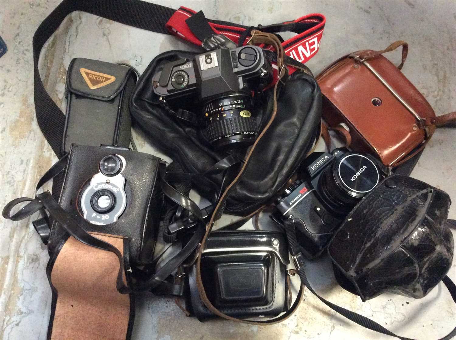 Lot 552 - Box of cameras, including Konica, Baier and