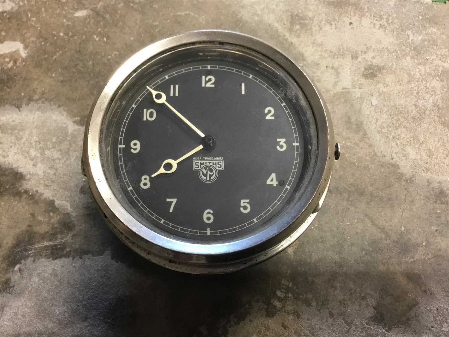 Lot 161 - 1920s / 1930s Smiths car clock