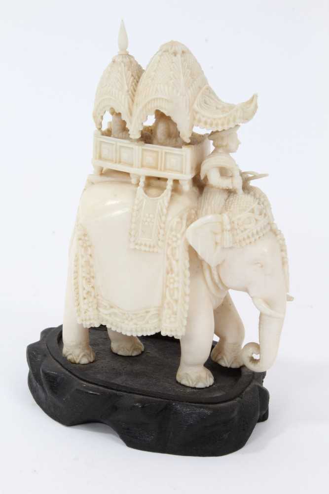 Lot 729 - Early 20th century Indian carved ivory