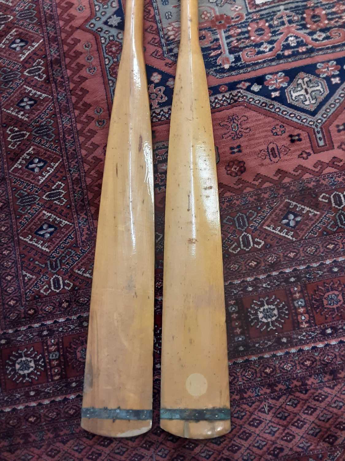 Lot 8 - Pair of oars