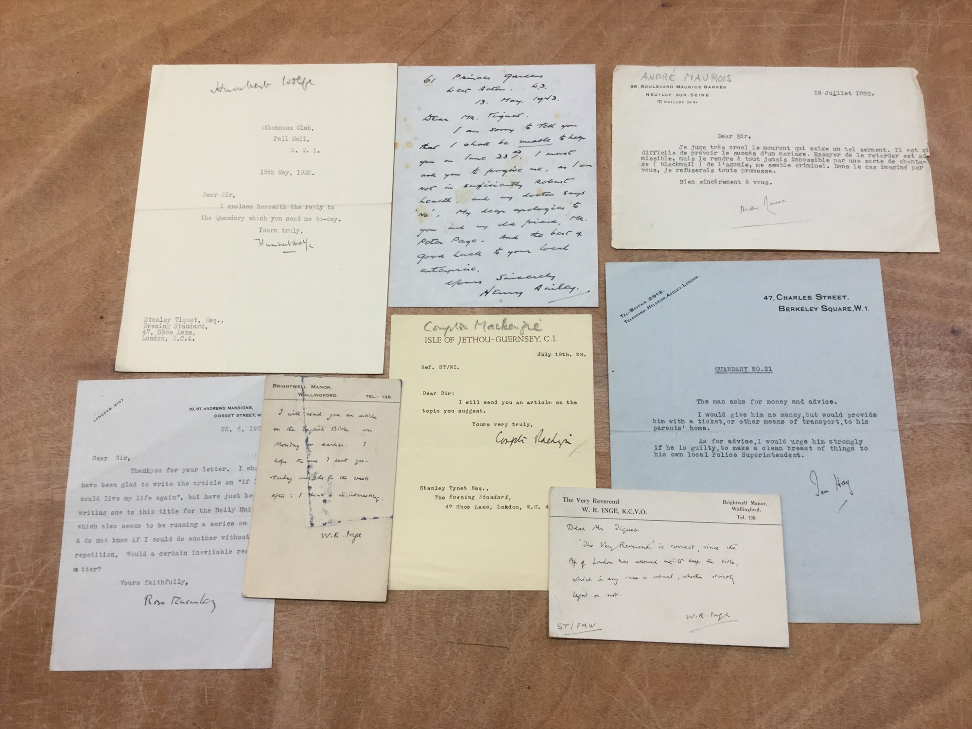 Lot 1045 - Autograph letters from writers - large