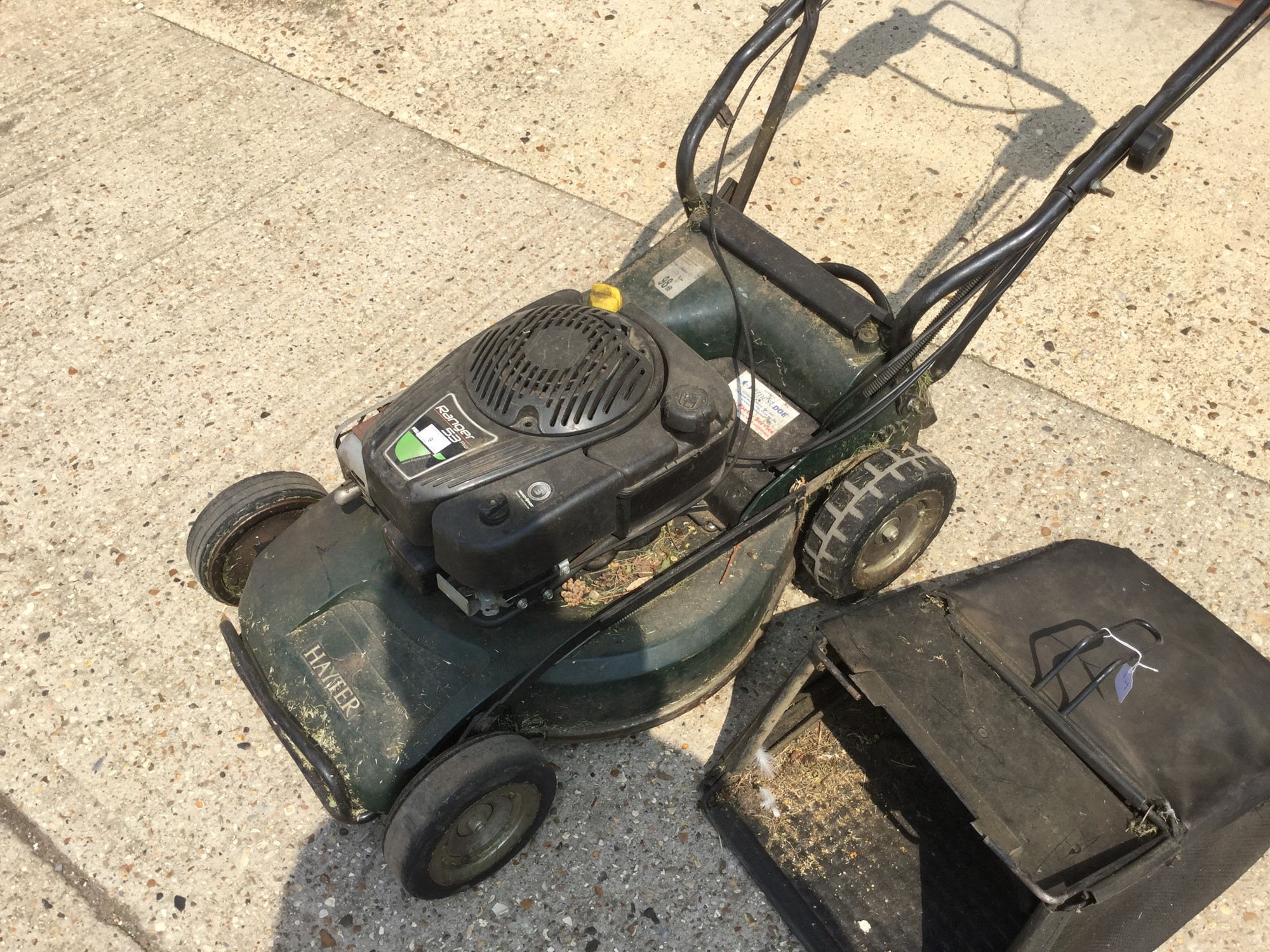 Lot 9 - Hayter Ranger Pro 53 petrol lawnmower with