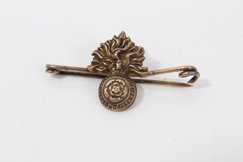 Lot 261 - Fumsup good luck charm and silver gilt Royal