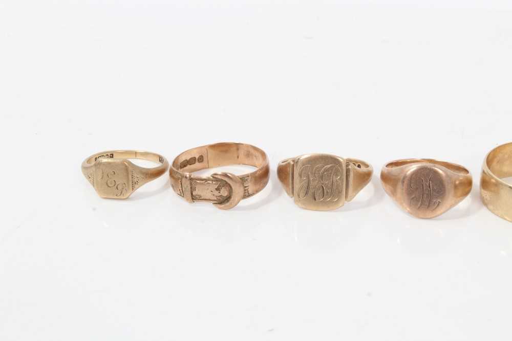Lot 288 - Eight 9ct gold rings