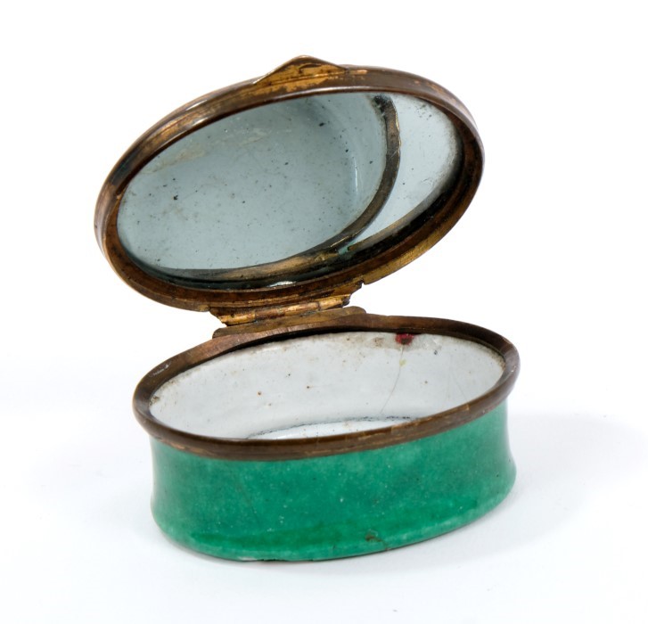 Lot 688 - A South Staffordshire enamel patch box