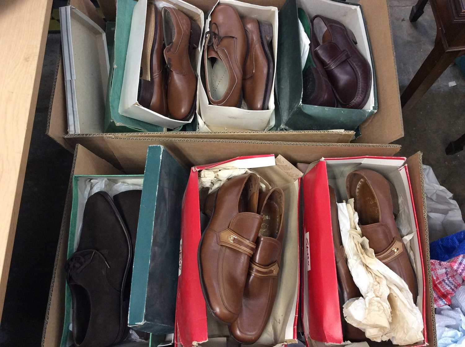 Lot 438 - Large collection gentlemen's vintage leather