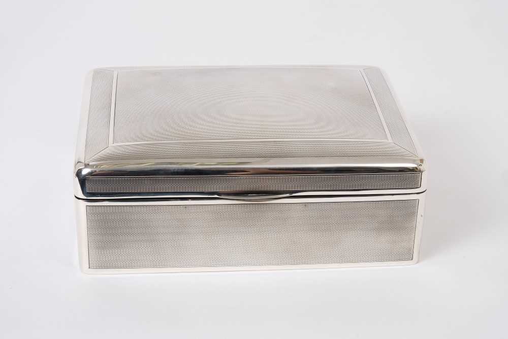 Lot 281 - Large George V silver cigarette box of