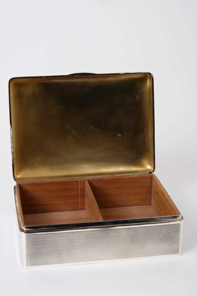 Lot 281 - Large George V silver cigarette box of