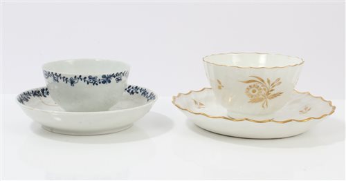 Lot 249 - 18th century Lowestoft blue and white tea