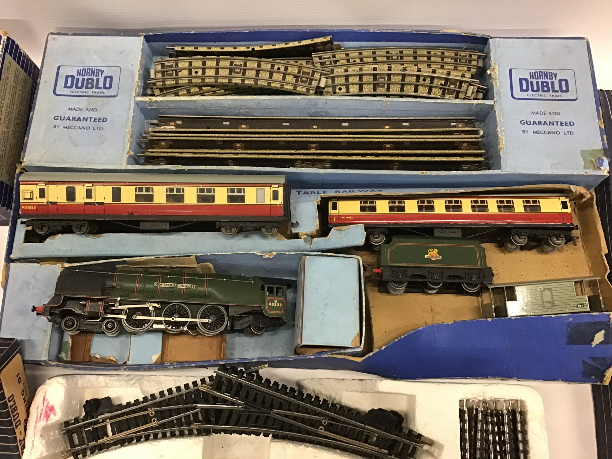 Lot 1581 - Railway Duplo Hornby passenger Train Set
