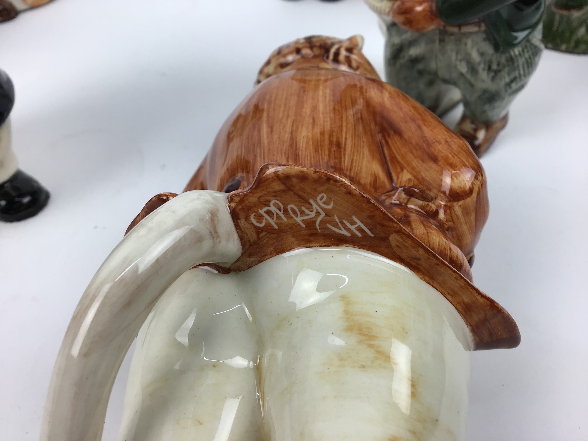 Lot 60 - Selection of Rye pottery figures