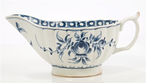 Lot 353 - 18th century Worcester blue and white fluted