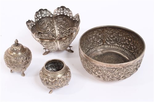 Lot 427 - Selection of Indian white metal items