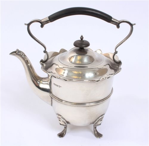 Lot 437 - George V silver kettle of inverted bell form,