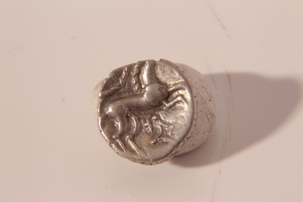 Lot 540 - Celtic - silver unit Iceni Norfolk God type