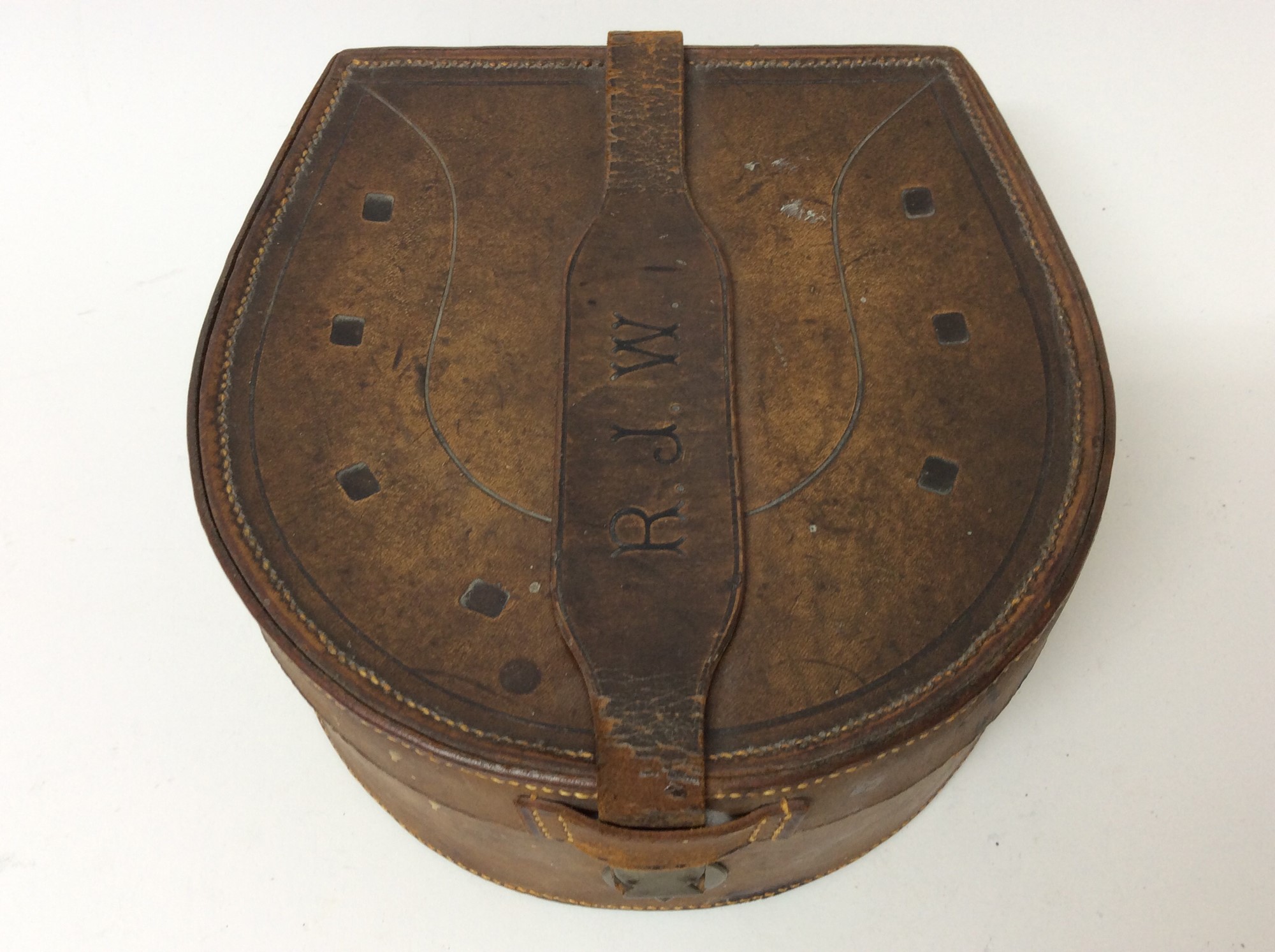 Lot 185 - Vintage leather collar box in the form of a
