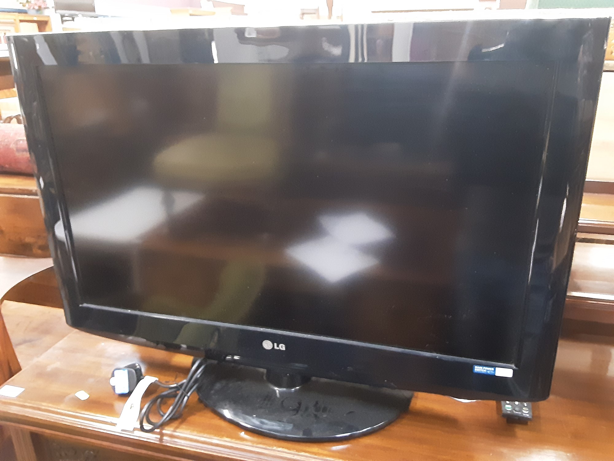 Lot 4 - LG flatscreen television model number