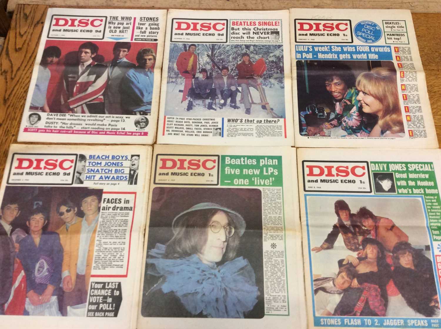 Lot 995 - Collection of 45 music papers including Disc,