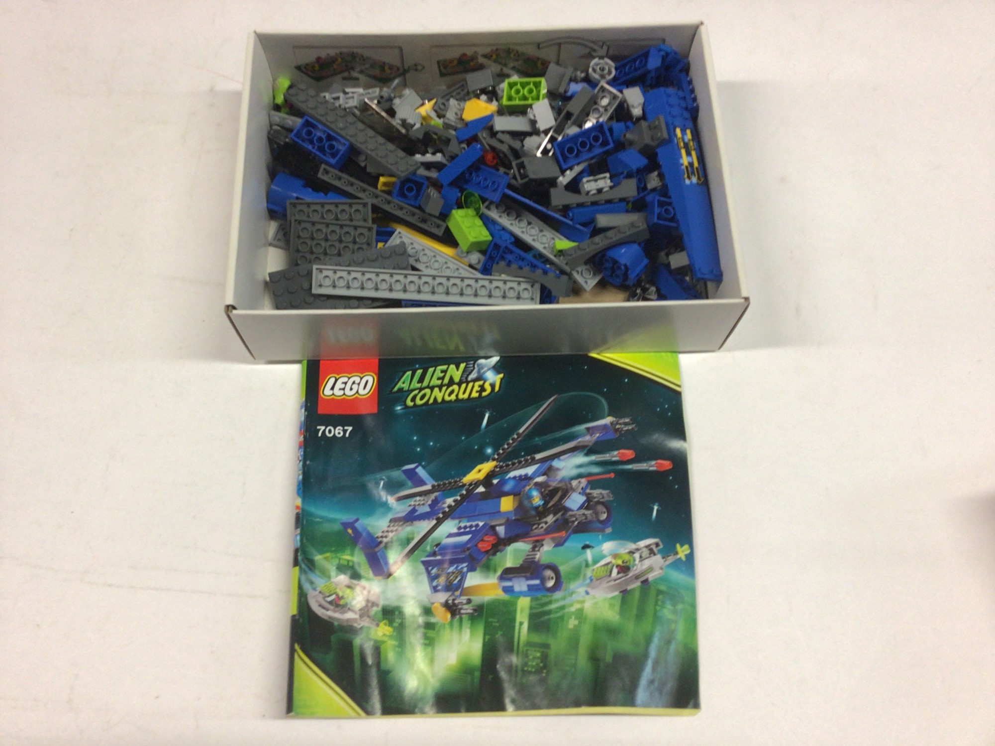 Lot 1711 - Lego 10021 Constellation Ship, 8437 Future