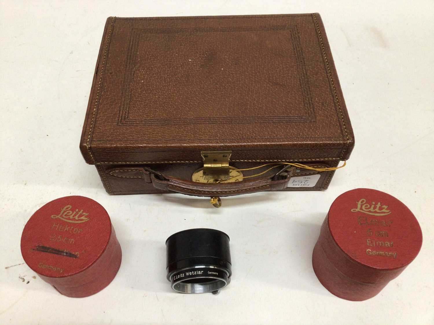 Lot 254 - Leica accessories and other items including