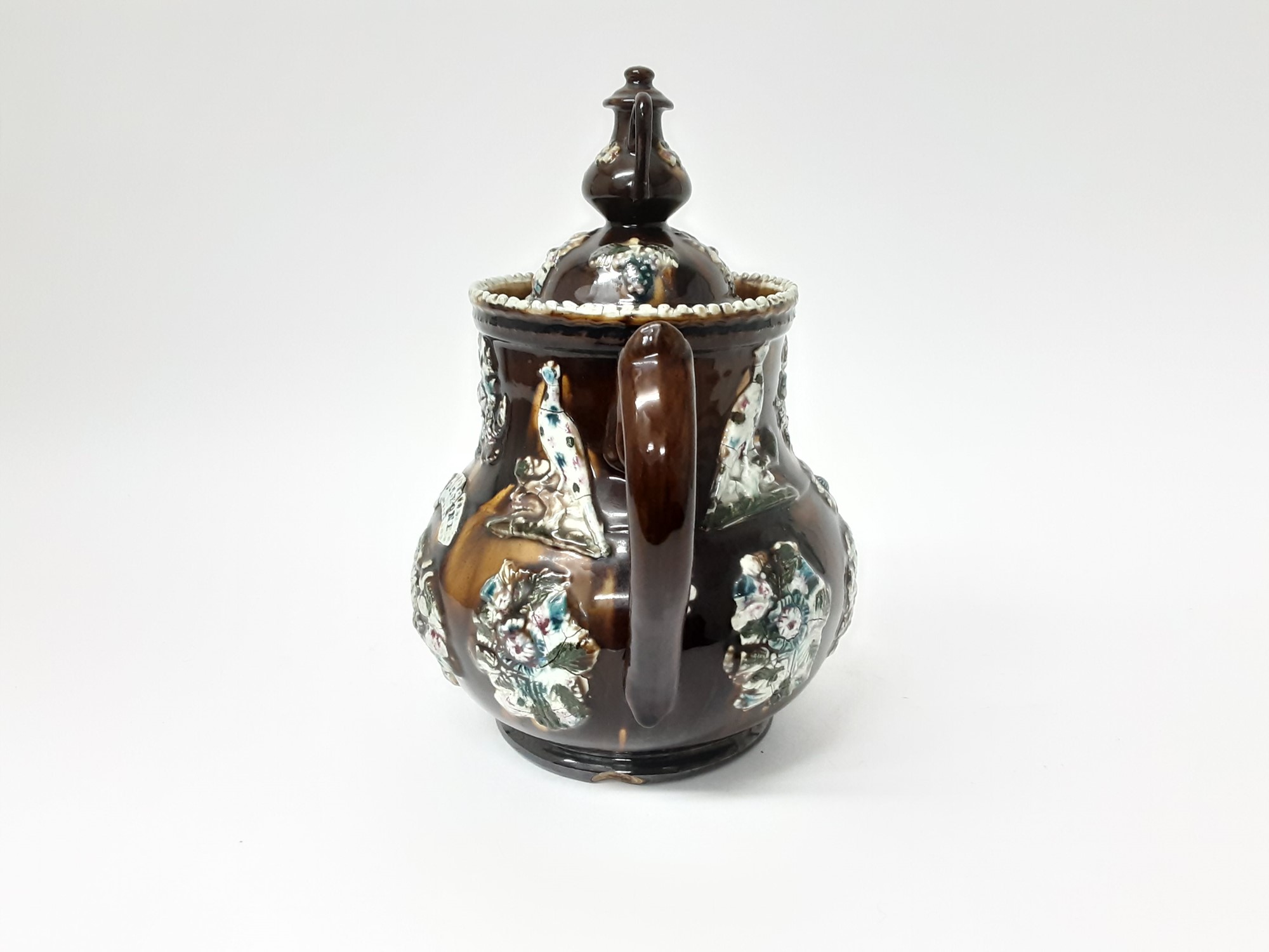 Lot 236 - Victorian Bargeware pottery teapot of large