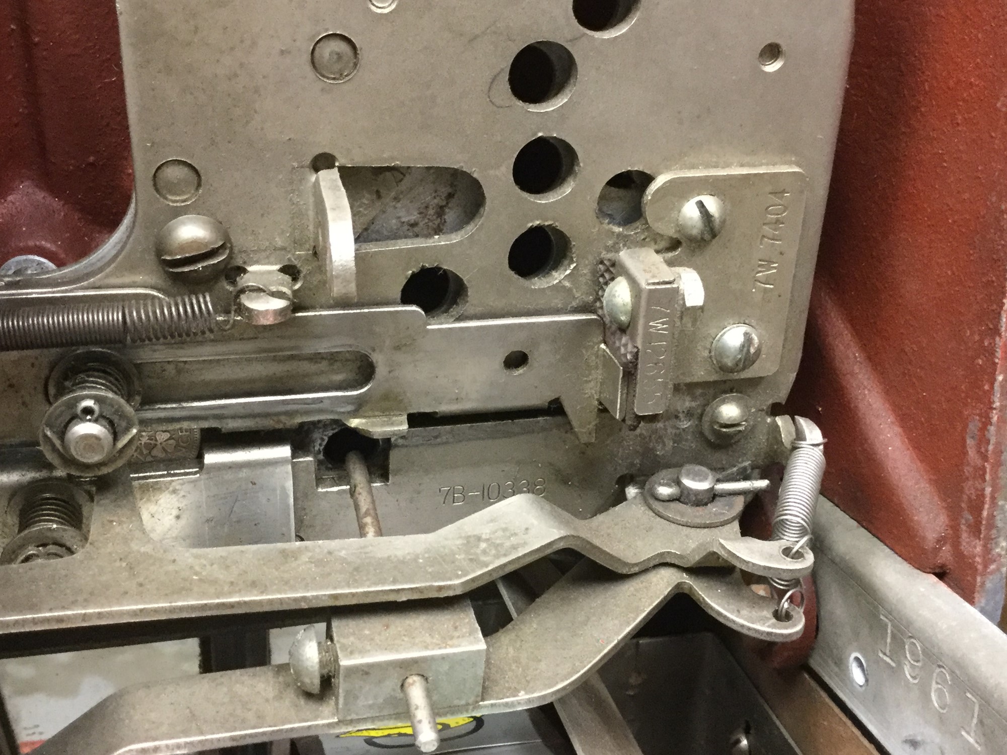 Lot 1111 - Vintage Mills One arm bandit slot machine