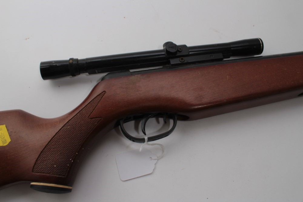 Lot 992 - Gamo Magnum 2000 .22 Calibre Air Rifle with