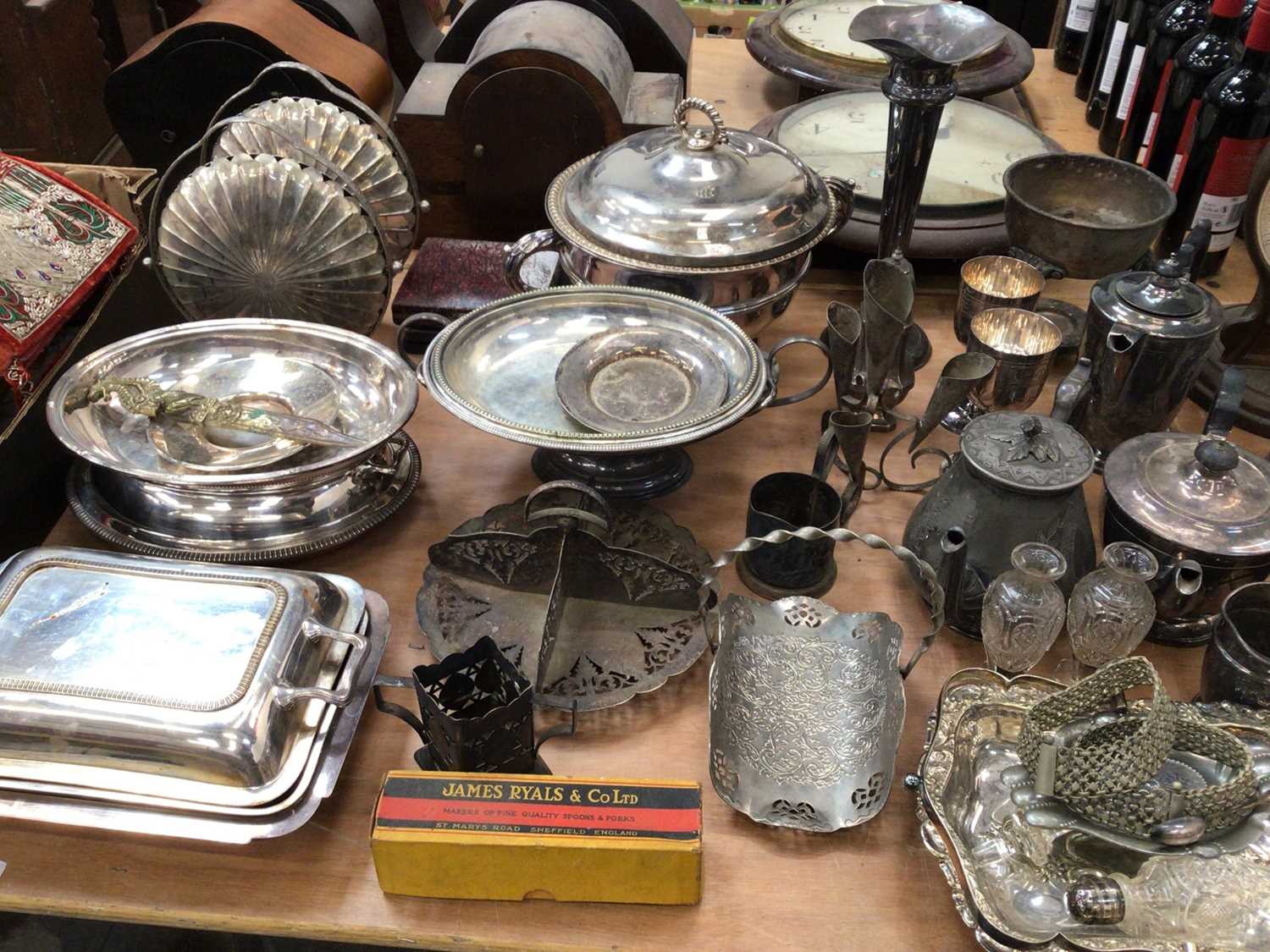 Lot 629 - Collection of silver plated ware to include