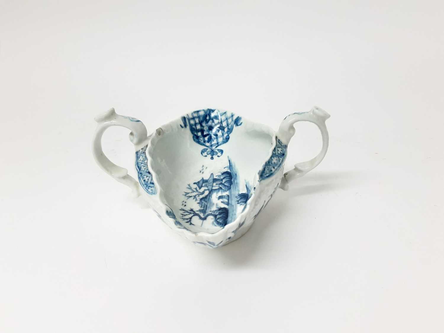 Lot 158 - A Worcester blue and white two handled