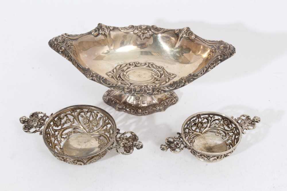 Lot 435 - Victorian silver bonbon dish of navette form