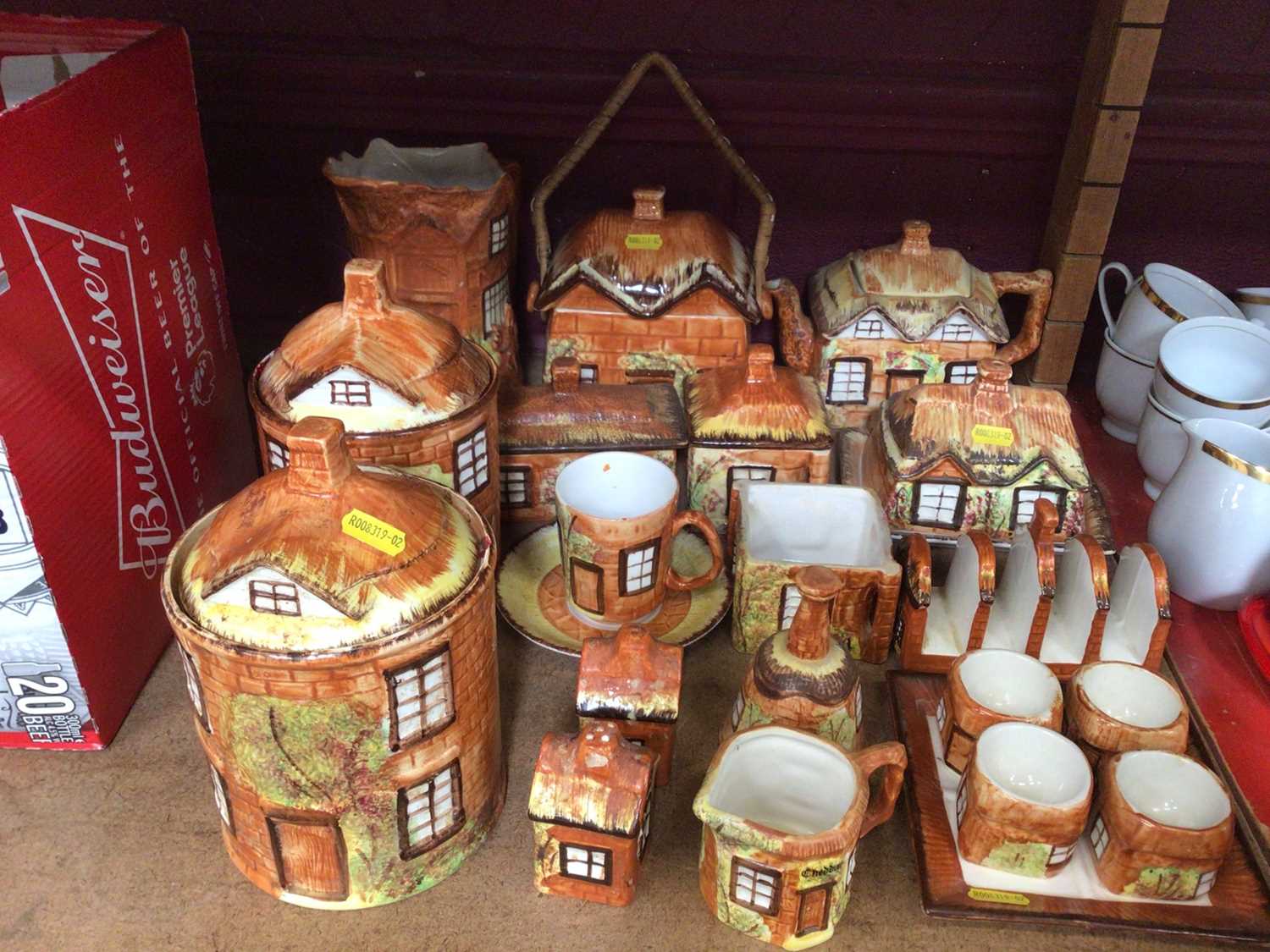 Lot 522 - Group cottage ware to include storage jars,