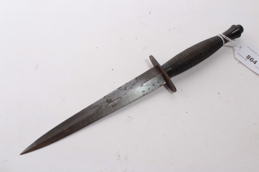 Lot 864 - Second World War Third Pattern Fairbairn