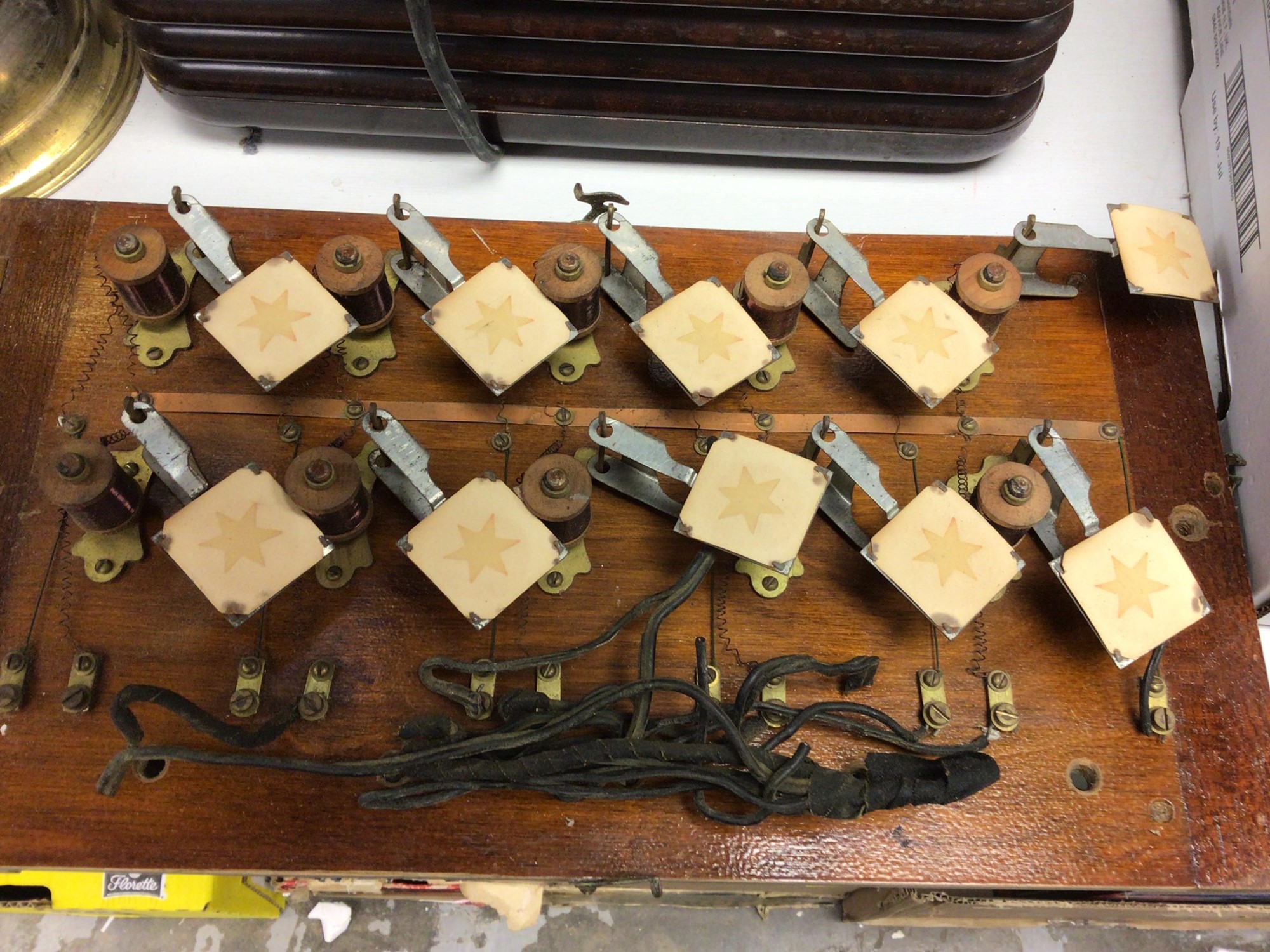 Lot 267 - Early 20th century servants' bell box,