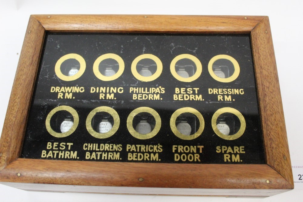 Lot 2368 - Early 20th century servants bell box