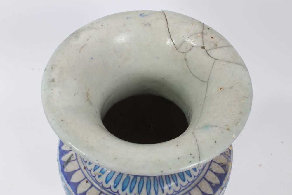 Lot 42 - Five pieces of Indian Multan pottery