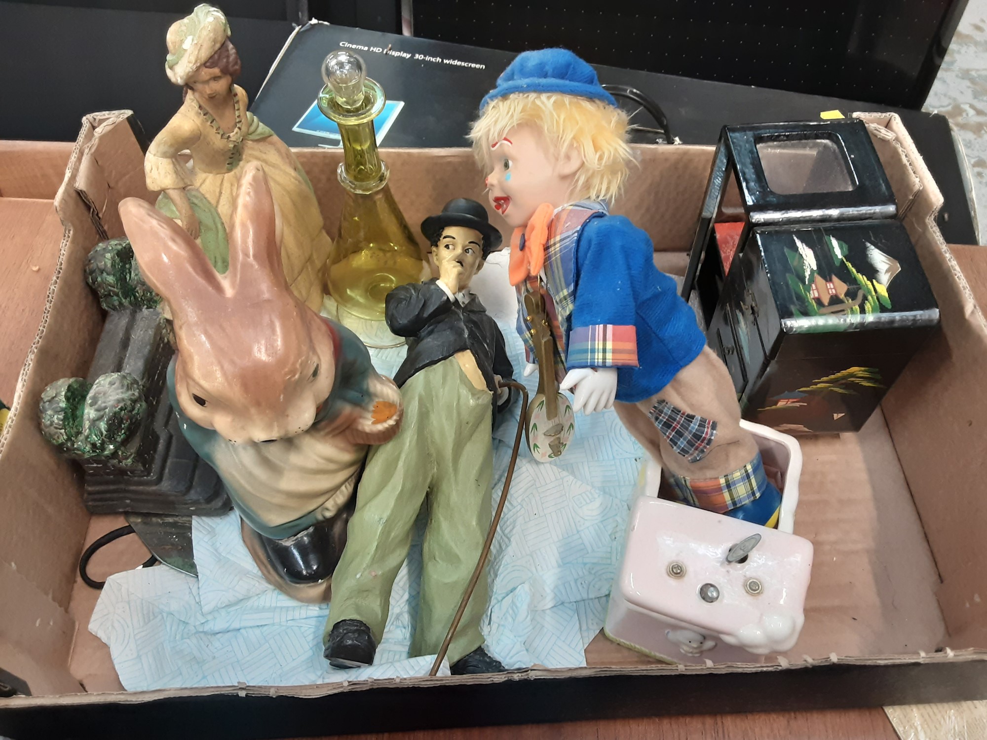 Lot 465 - Collection of Bossons wall plaques, other