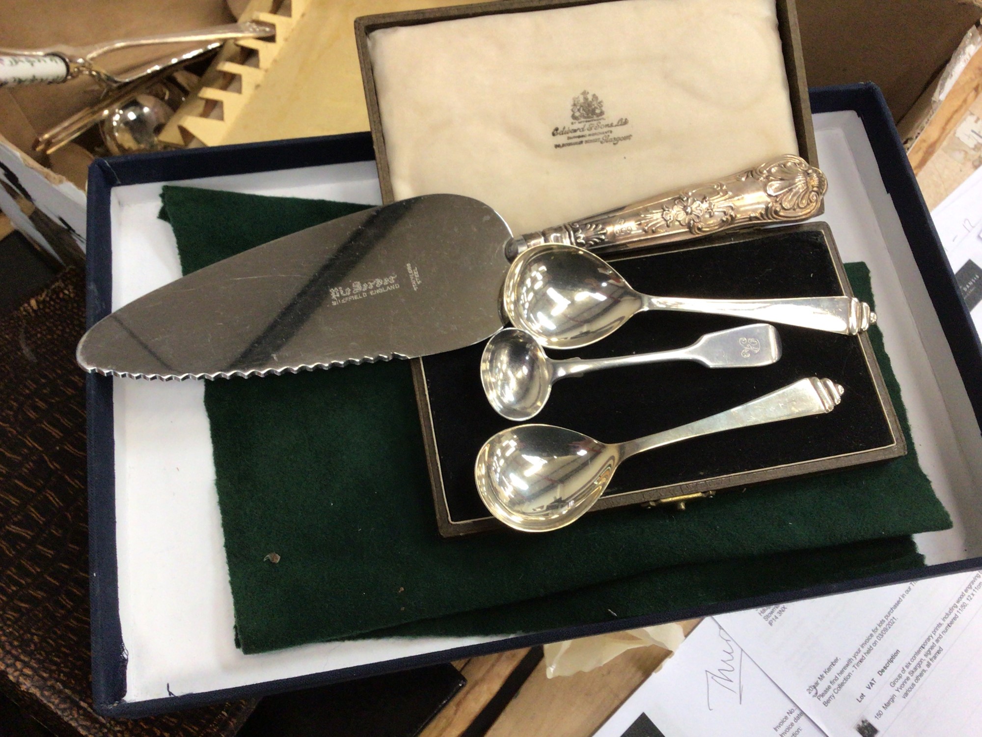 Lot 69 - 2 canteens of Arthur Price cutlery and
