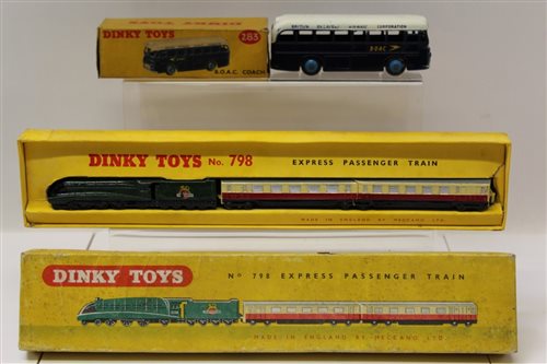 Lot 1739 - Dinky - Express Passenger Train no. 798,