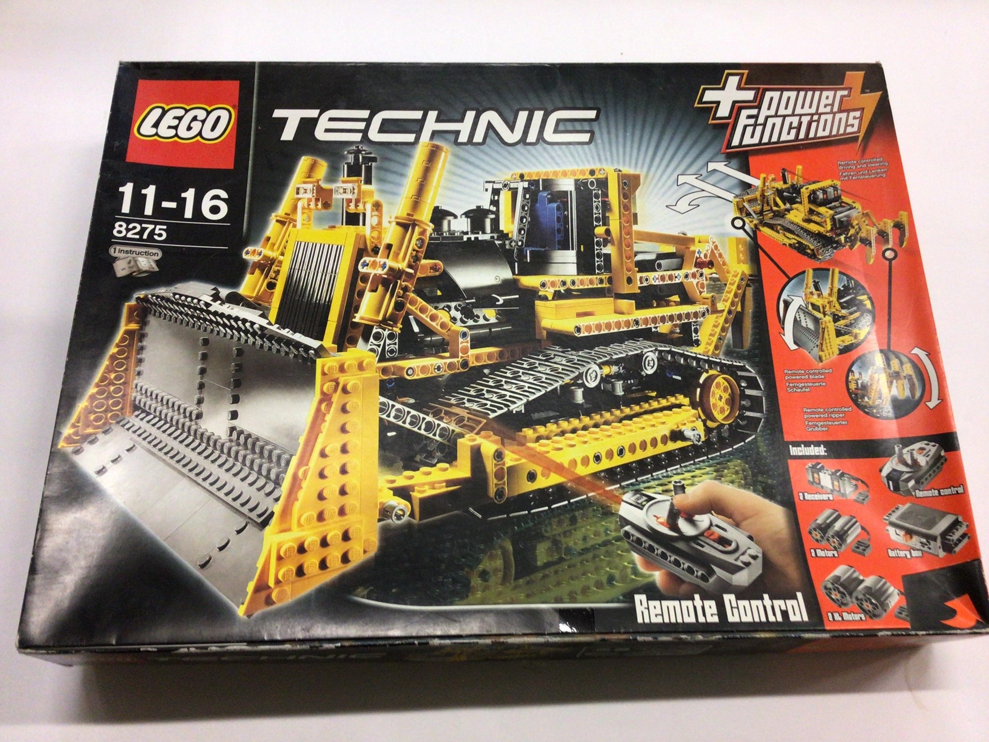 Lot 1758 - Lego Technic 8275 motorised bulldozer, with